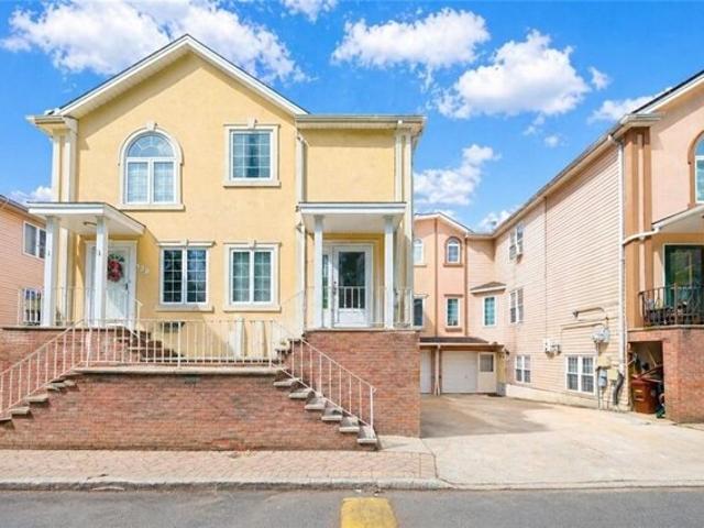 Erika Loop, Staten Island, Home For Sale