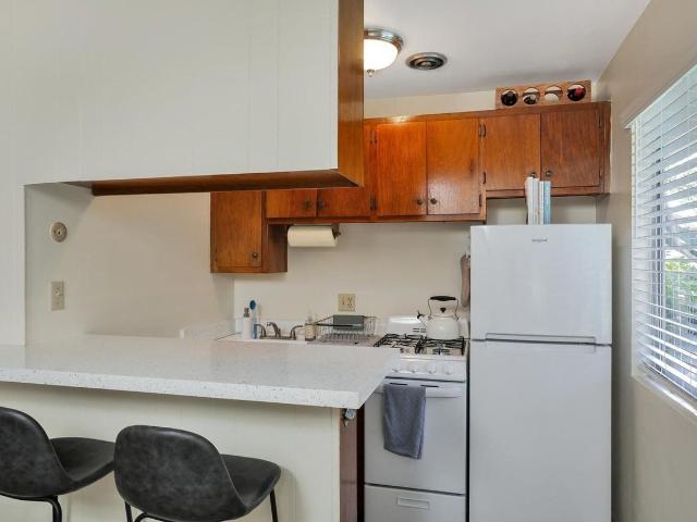 Erin Manor 1 Bedroom Apartment for Rent at 1551 Chalcedony St, San Diego, CA 92109 Pacific Beach