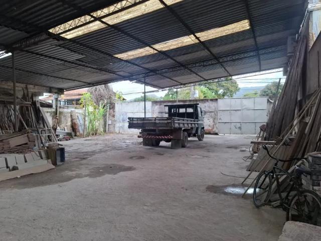 Erreno com galpão e casa nos fundos de 465m² no Maravista – Niterói/RJ!