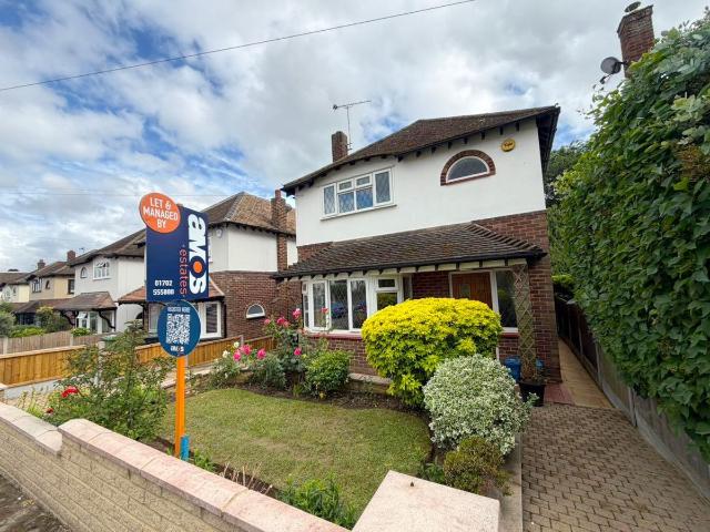 Ewan Way, Leigh On Sea SS9, 3 bed detached house to rent, £2,100 pcm | PrimeLocation