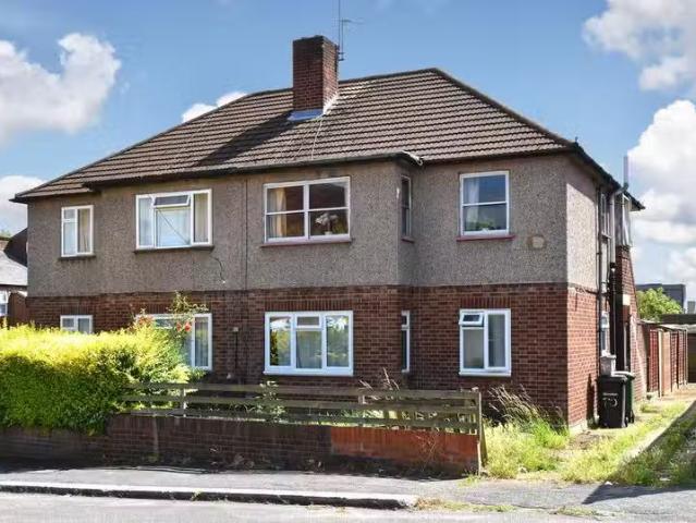 Ewart Road 2 bed maisonette for sale £200,000