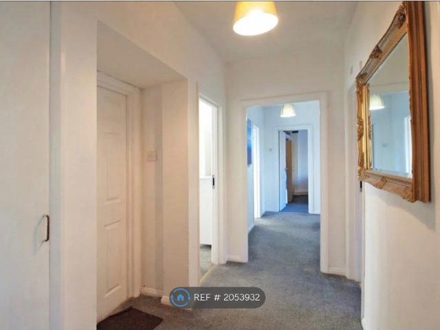 Ewell High Street, Ewell KT17, Room to rent, £800 pcm | PrimeLocation