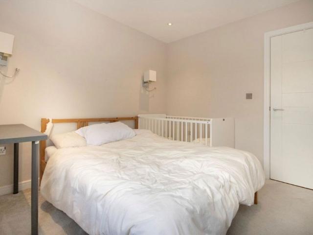 Ewell Road, KT6, London