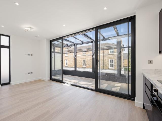 Ewell Road, Surbiton KT6, Studio to rent, £1,595 pcm | PrimeLocation
