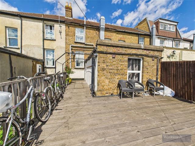 Ewell Road, Surbiton KT6, Studio to rent, £925 pcm | PrimeLocation