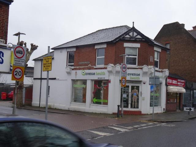 Ewell Road, Surbiton 2 bed flat to rent £1,900 pcm £438 pw