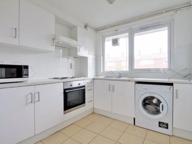 Ewen Crescent SW2, 4 bed maisonette to rent, £2,400 pcm | PrimeLocation