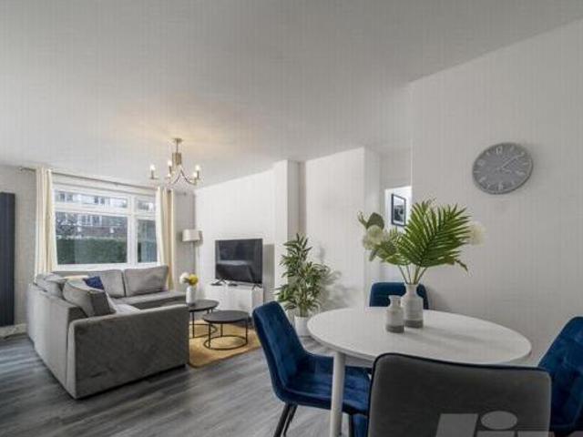 Ewhurst, Kersfield Road, 3 Bedroom Apartment