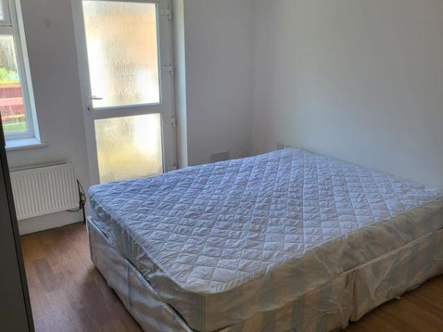 Eton Avenue, Hounslow TW5, Room to rent, £800 pcm | PrimeLocation