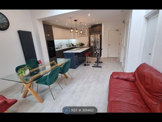 Eton Avenue, New Malden KT3, Room to rent, £1,050 pcm | PrimeLocation