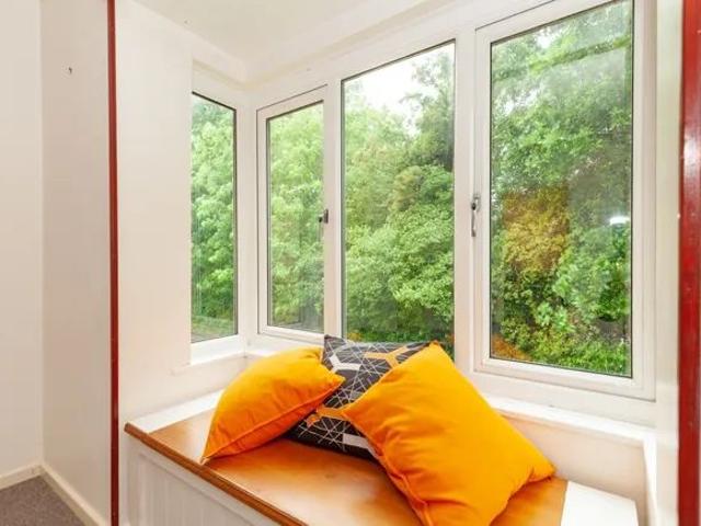 Eton Close, Witney