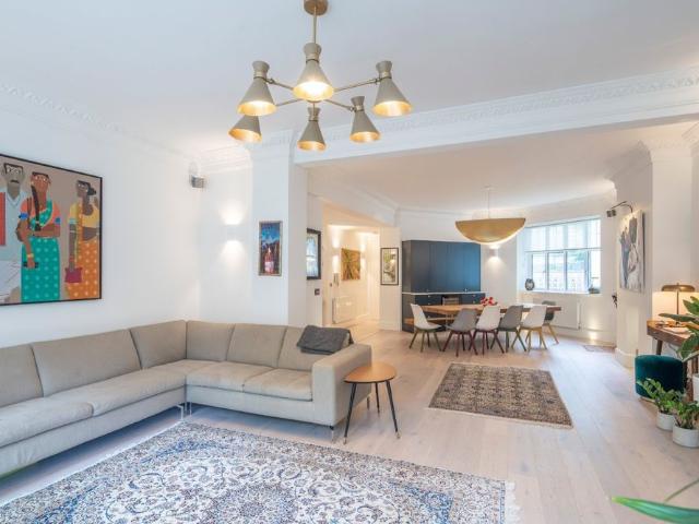 Eton Court, Eton Avenue,, Belsize Park, London, NW3 3HJ