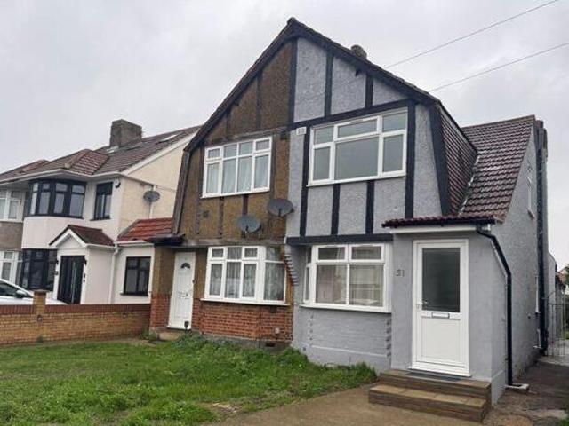 Eton Road, Harlington, 3 Bedroom House
