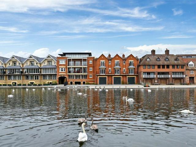 Eton Thameside, 15 Brocas Street. 3 bed duplex to rent £5,250 pcm £1,212 pw