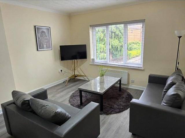 Eton, Windsor, SL4 2 bed flat to rent £1,750 pcm £404 pw