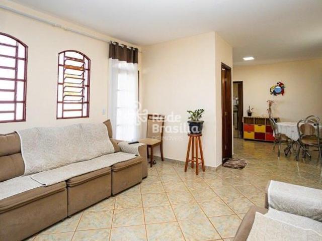 ETAPA 01 Entre lagos | Casa térrea com 3 quartos sendo 1 suíte 10 vagas Sobradinho