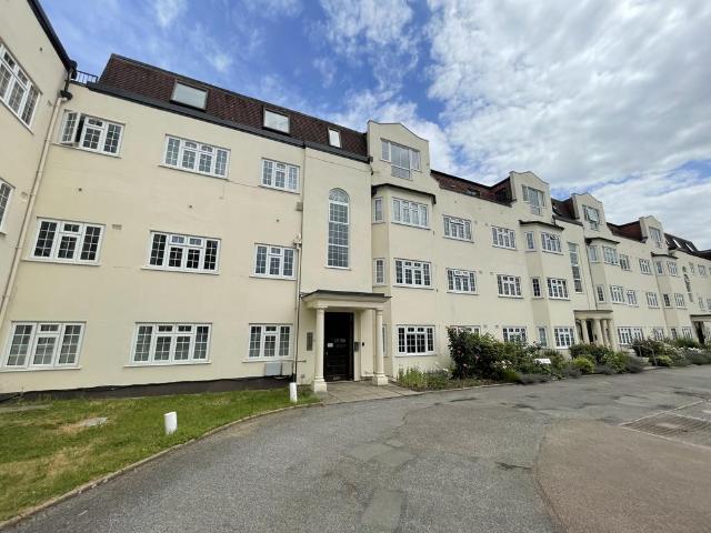 Etchingham Court, N3 3 bed flat to rent £2,500 pcm £577 pw