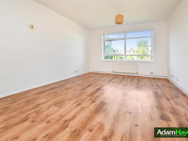 Etchingham Park Road, London N3 1 bed apartment to rent £1,750 pcm £404 pw