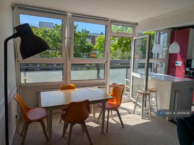 Ethelburga Tower, London, SW11 2 bed flat to rent £2,000 pcm £462 pw