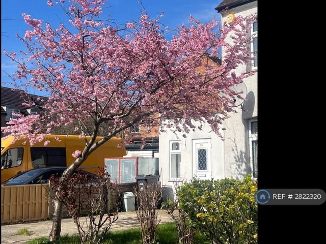 Ethelbert Gardens, Ilford, IG2 3 bed end of terrace house to rent £2,300 pcm £531 pw