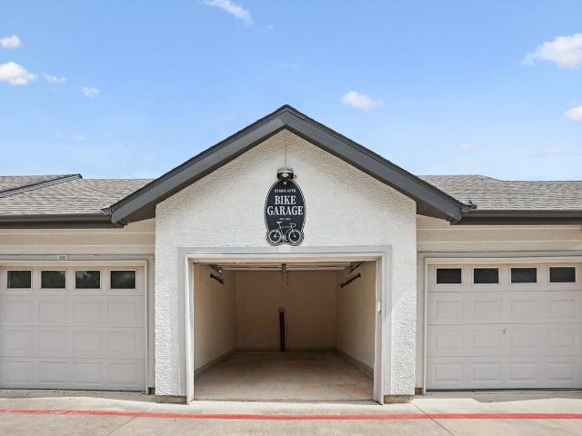 Ethos Apartments 2 Bedroom Apartment for Rent at 8001 S Interstate 35, Austin, TX 78744