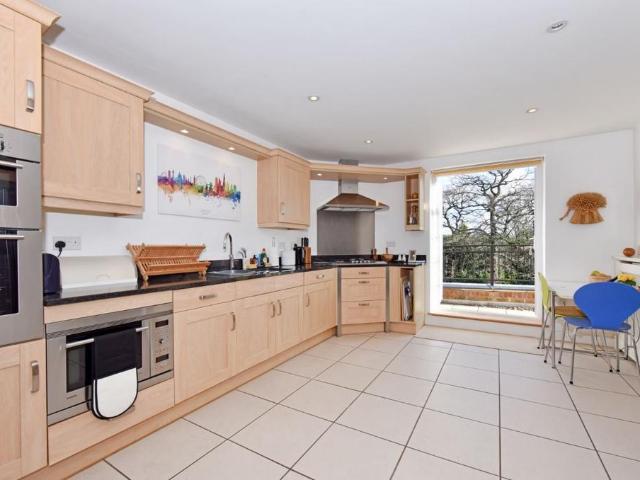 Ethorpe House, Packhorse Road. 3 bed penthouse to rent £3,995 pcm £922 pw