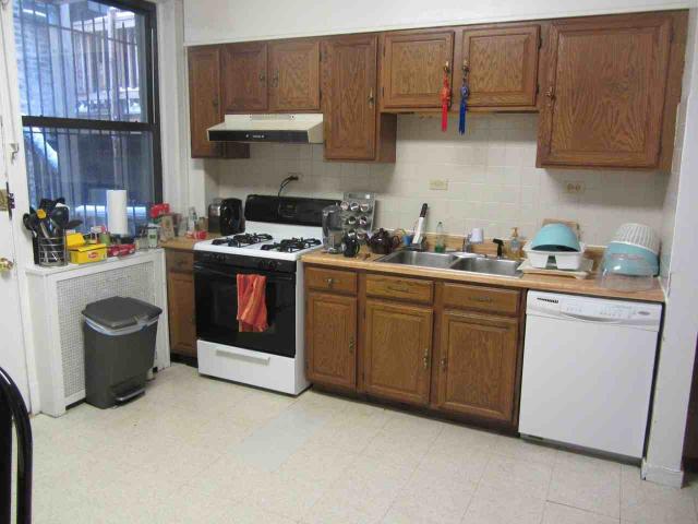 Ettinger Holdings Series, LLC 4 Bedroom Apartment for Rent at 5436 S Harper Ave, Chicago, IL 60615 Hyde Park