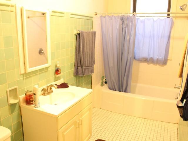 Ettinger Holdings Series, LLC 4 Bedroom Apartment for Rent at 5436 S Harper Ave, Chicago, IL 60615 Hyde Park