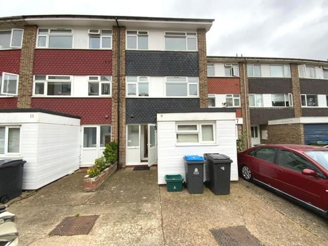 Etwell Place, Surbiton KT5 5 bed terraced house to rent £4,000 pcm £923 pw