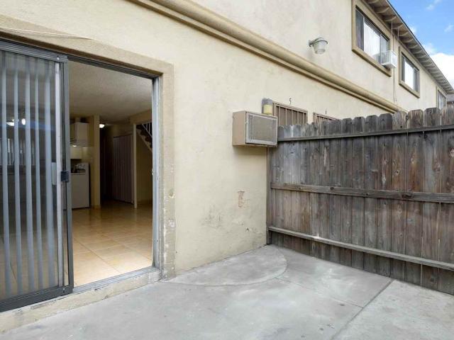 Eucalyptus Townhomes 2 Bedroom Apartment for Rent at 15735 Eucalyptus Ave, Bellflower, CA 90706 Bellflower