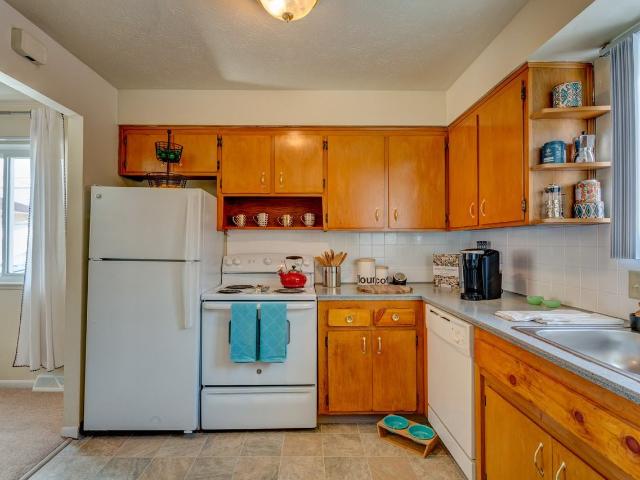 Euclid Apartments 2 Bedroom Apartment for Rent at 27181 Euclid Ave, Euclid, OH 44132