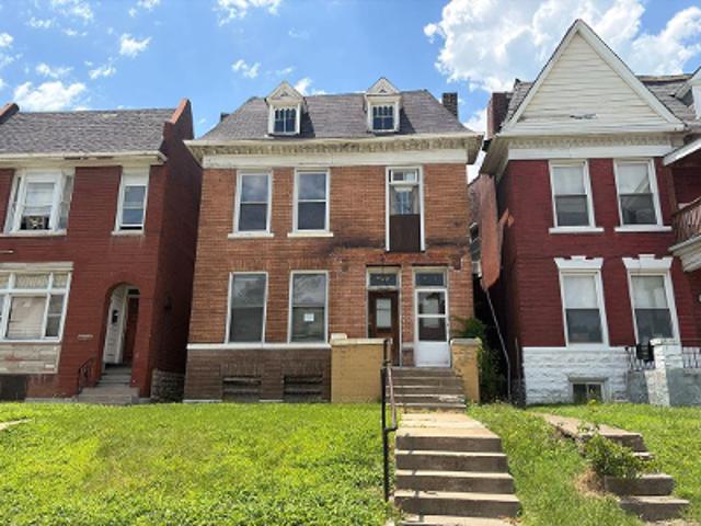 Euclid Av N