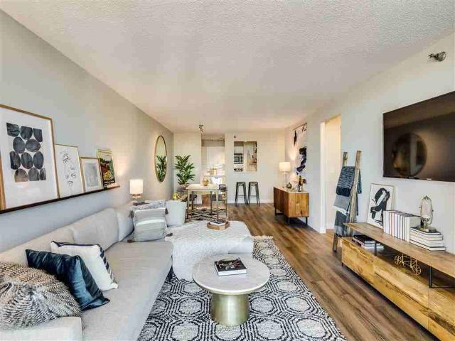 Eugenie Terrace on the Park Studio Apartment for Rent at 1730 N Clark St, Chicago, IL 60614 Lincoln Park