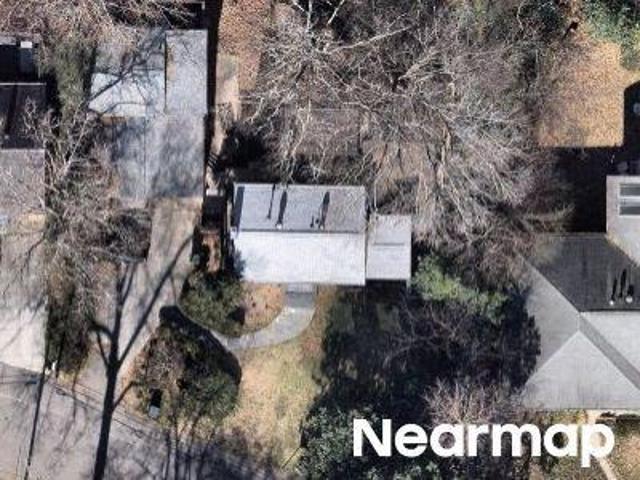 Eureka Dr NE