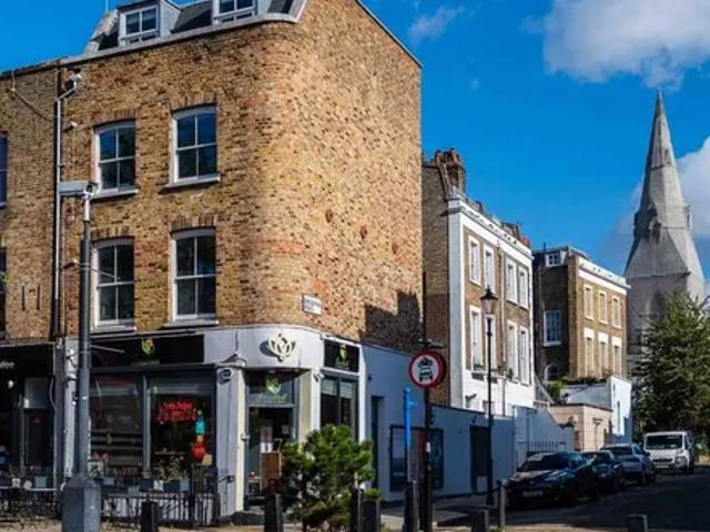 Euro Cafe & Restaurant, 299 Caledonian Road, London, N1 1DT, United Kingdom | Studio apartment for rent #140654844 | Rentberry