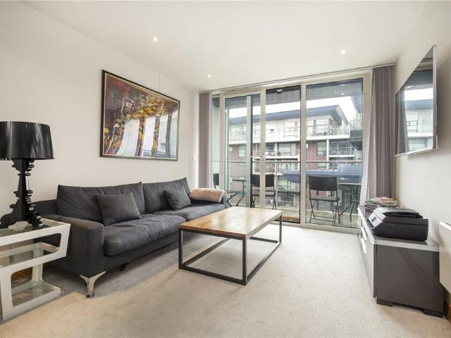 Eustace Building, 372 Queenstown. 1 bed apartment to rent £2,700 pcm £623 pw