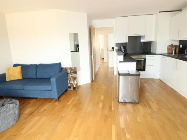 Euston, London NW1 2 bed flat to rent £3,033 pcm £700 pw