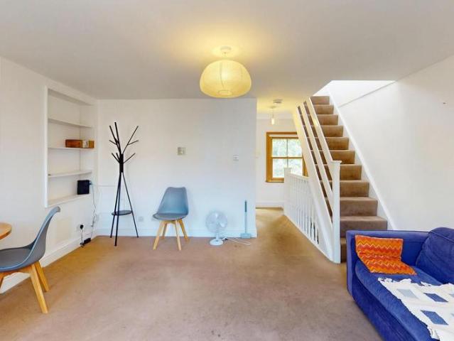 Euston, London NW1 2 bed flat to rent £2,950 pcm £681 pw