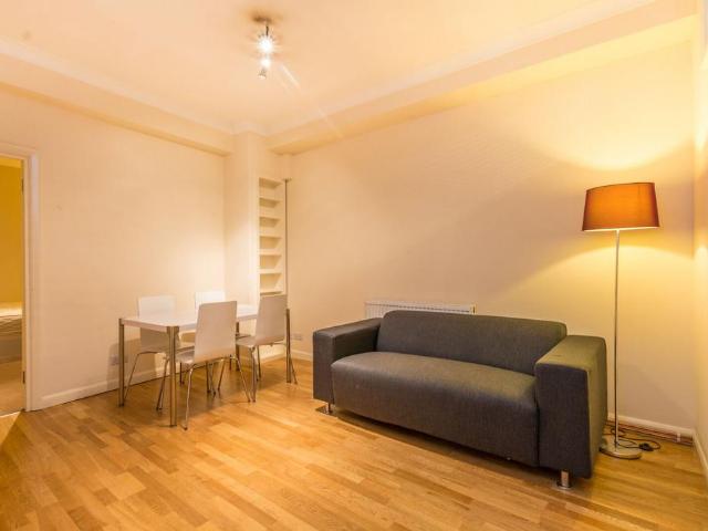 Euston Road, Fitzrovia, London, NW1 2 bed flat to rent £3,835 pcm £885 pw