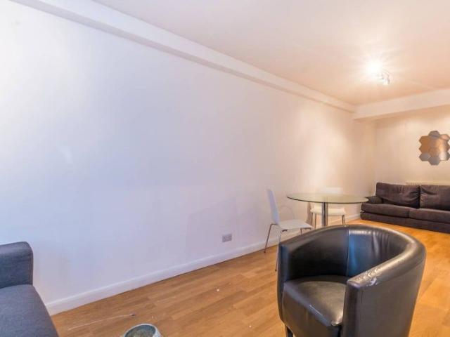 Euston Road, London NW1, 2 bed flat to rent, £3,012 pcm | PrimeLocation