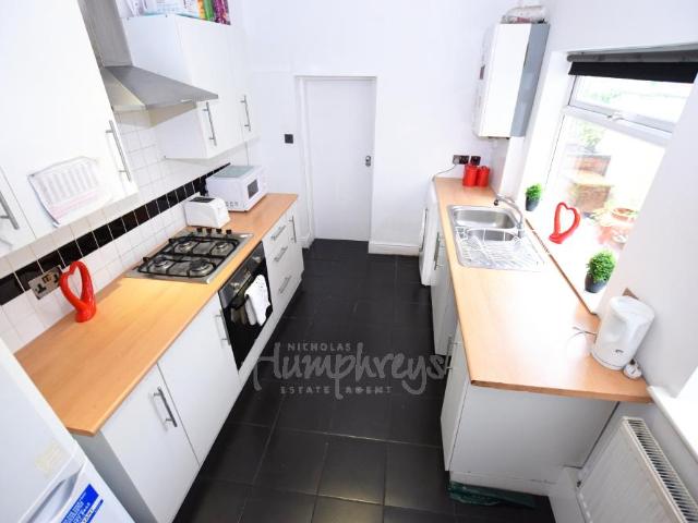 Euston Road, Northampton NN4 4 bed terraced house to rent £2,104 pcm £486 pw