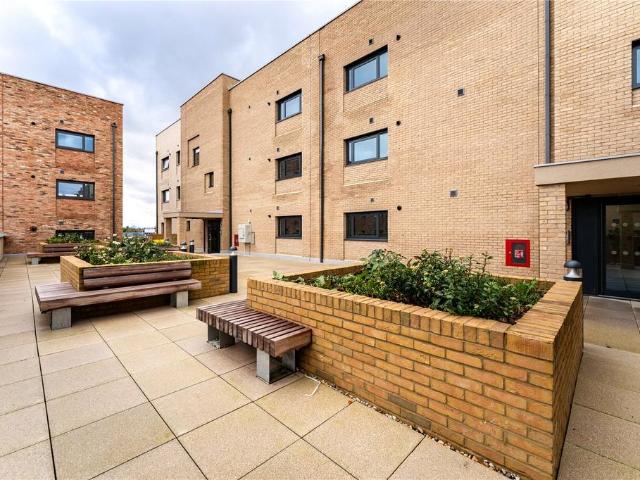 Evolution Court, Cambridge. 2 bed apartment to rent £1,825 pcm £421 pw