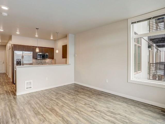 Evolve Apartments 2 Bedroom Apartment for Rent at 954 E Union St, Seattle, WA 98122 Broadway