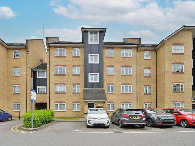 Evans Wharf, HP3, Hemel Hempstead, HP3 2 bed flat to rent £1,700 pcm £392 pw