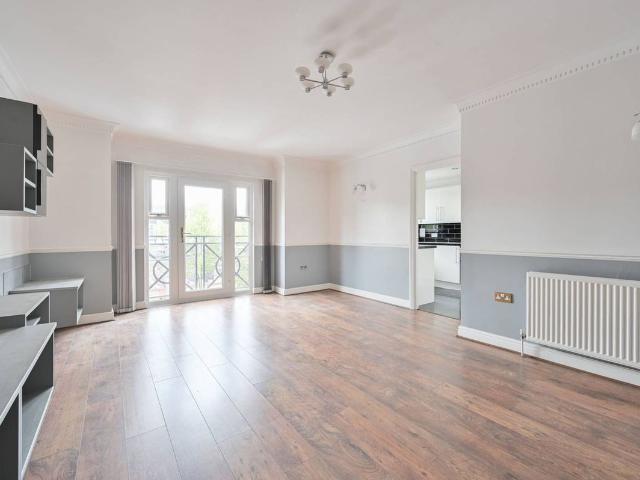 Evans Wharf HP3, Hemel Hempstead, 2 bed flat to rent, £1,700 pcm | PrimeLocation