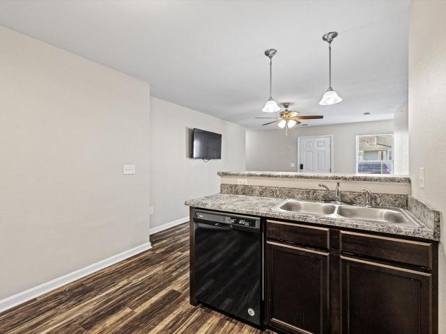 Evansville Co 1 Bedroom Apartment for Rent at 2010 W Indiana St, Evansville, IN 47712 Lamasco