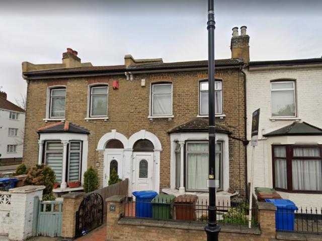 Evelina Road, London, SE15 4 bed terraced house to rent £3,950 pcm £912 pw