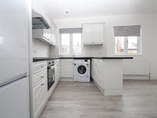 Evelina Road, Nunhead SE15 2 bed flat to rent £1,800 pcm £415 pw