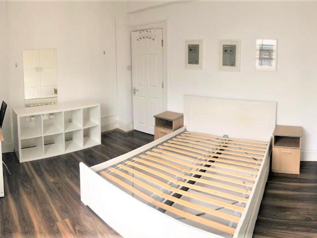 Evelyn Court,London,W1H