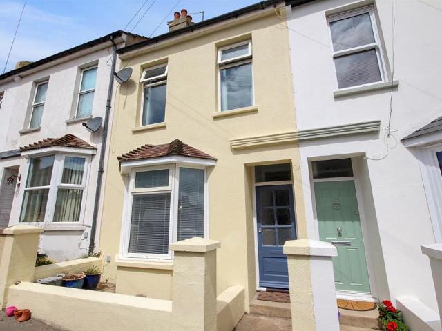 Evelyn Avenue, Newhaven 3 bed terraced house to rent £1,550 pcm £358 pw
